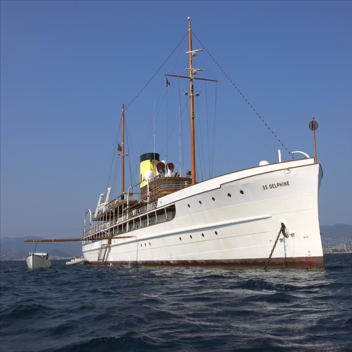 Yacht SS Delphine, Classic Yacht | CHARTERWORLD Luxury Superyacht Charters